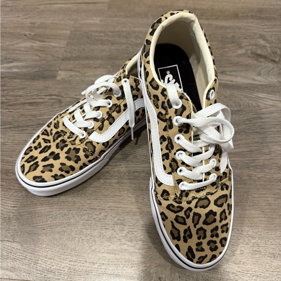 Vans | Shoes | Vans Leopard Print Sneakers With White Details Nwobox ...